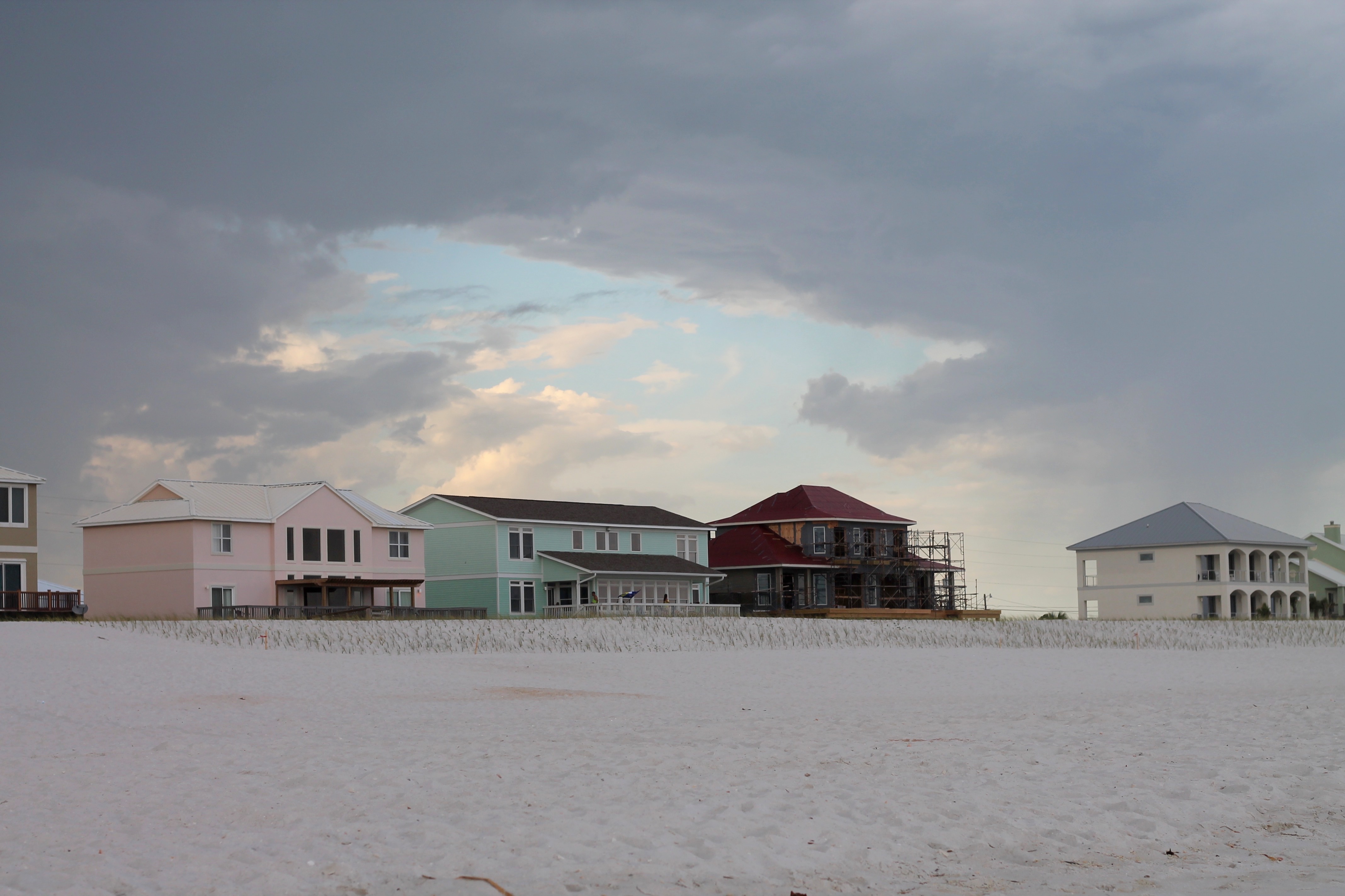Sand & Sun | Anniversary Trip to Navarre Beach - Happily the Hicks